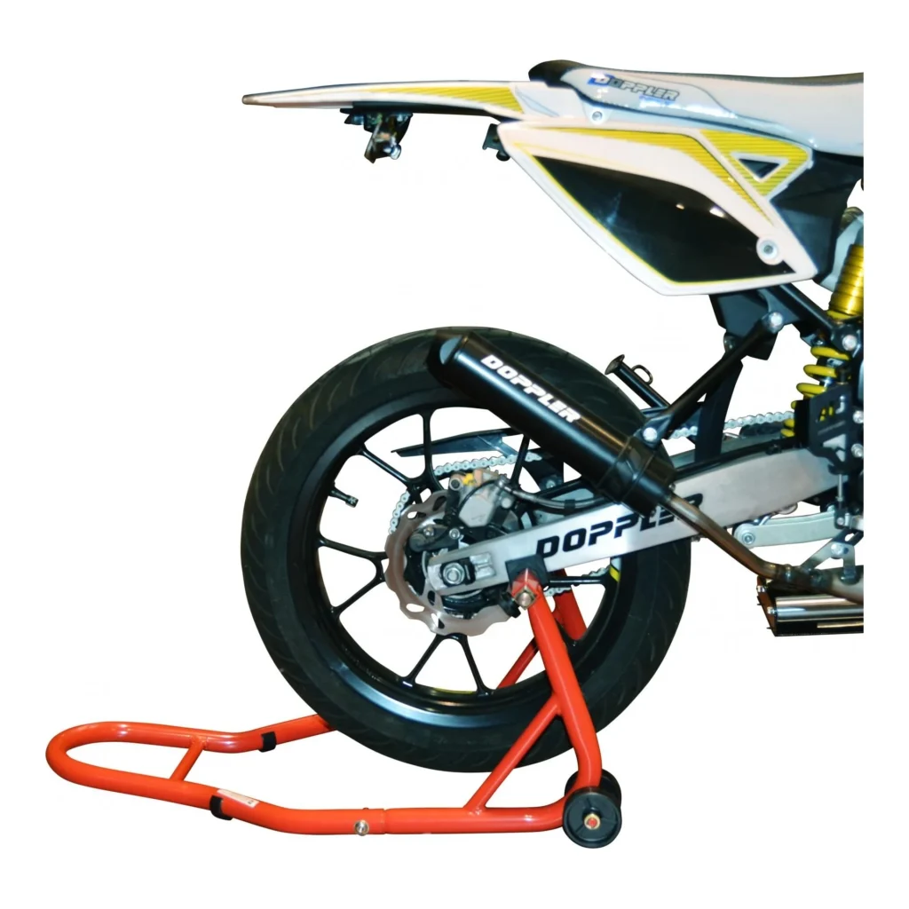 Comment lever sa moto avec une béquille d'atelier - Béquille moto